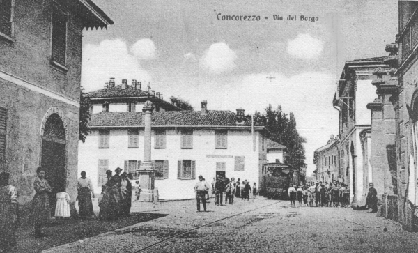 Cartolina dei primi anni del '900. Via del Borgo, attuale via Libert... - Archivio Immagini ...